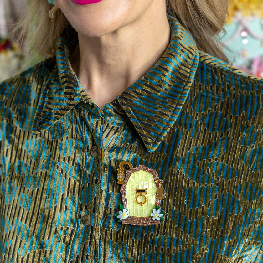 Silky’s Door Brooch – Windsor Lane